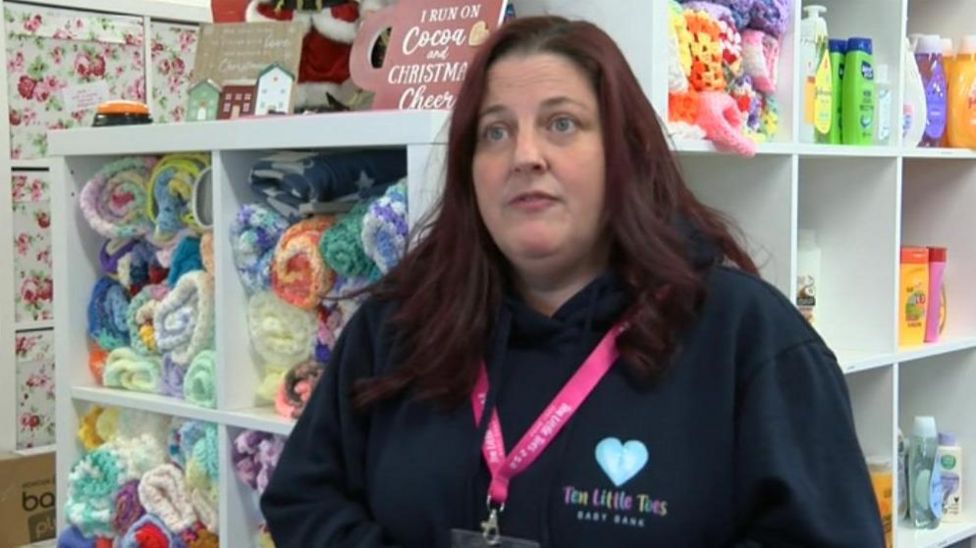 Crawley charity which helps mothers sees surge in demand - BBC News