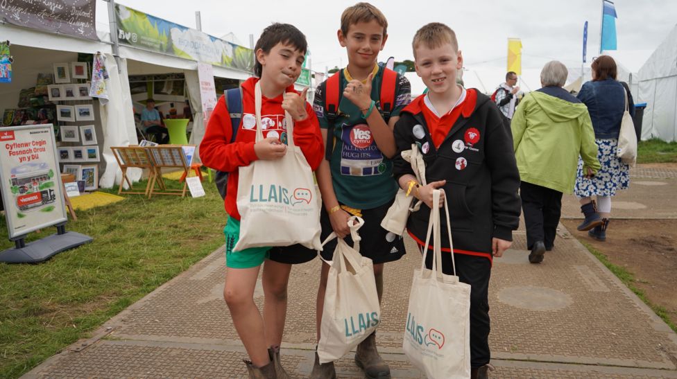 Dydd Mawrth: Eisteddfod Llŷn ac Eifionydd - BBC Cymru Fyw