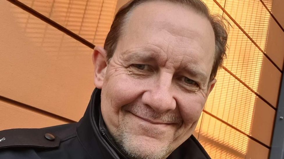 Tributes paid to 'proud' Hertfordshire policeman who died on duty - BBC ...