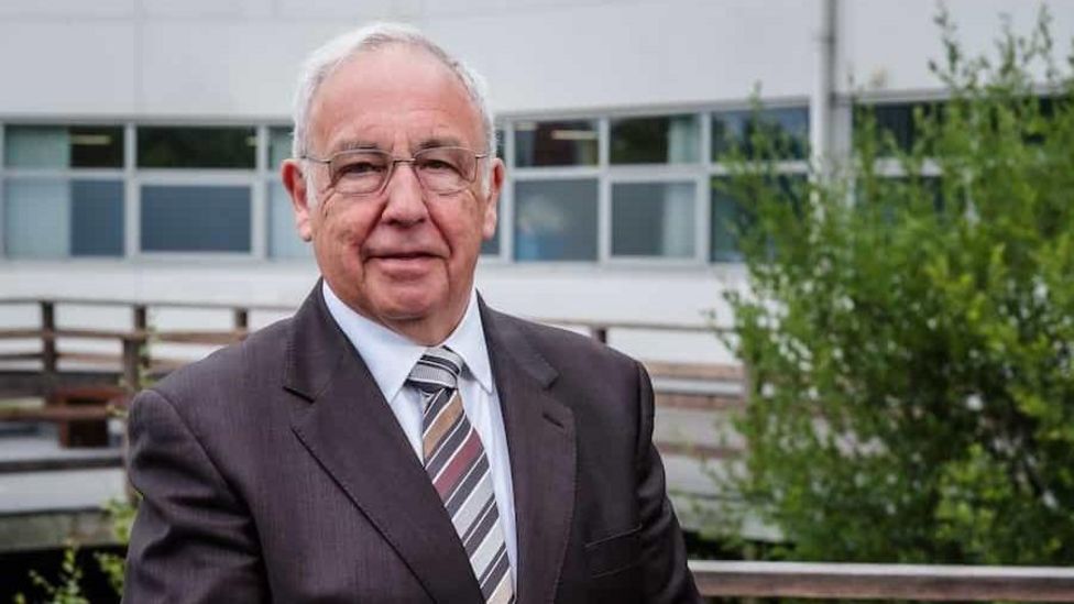 Cheshire PCC faces calls to quit over short skirts comment - BBC News