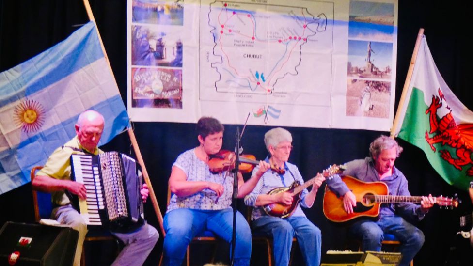 Y Wladfa: Angen 'codi hyder' siaradwyr Cymraeg - BBC Cymru Fyw