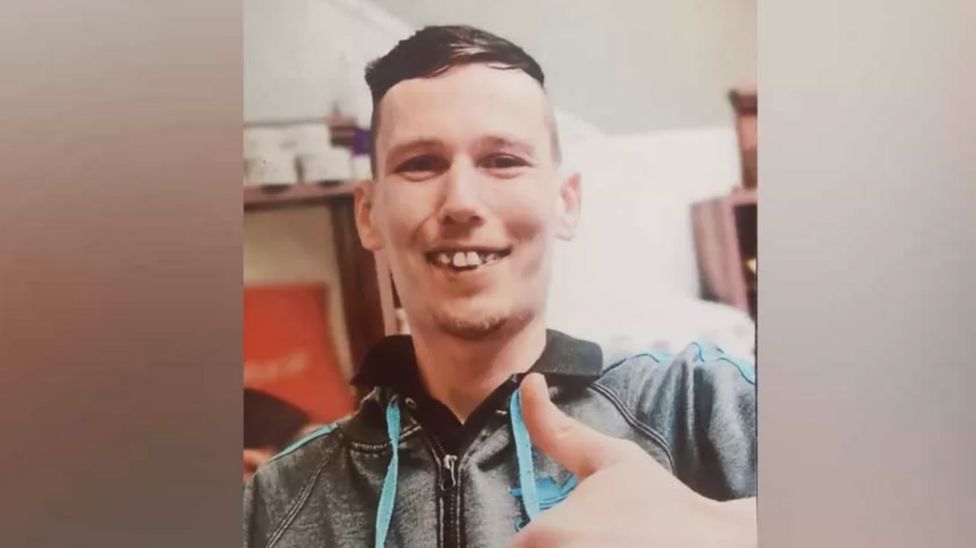 Luton man charged with murder of Dean Fountaine - BBC News