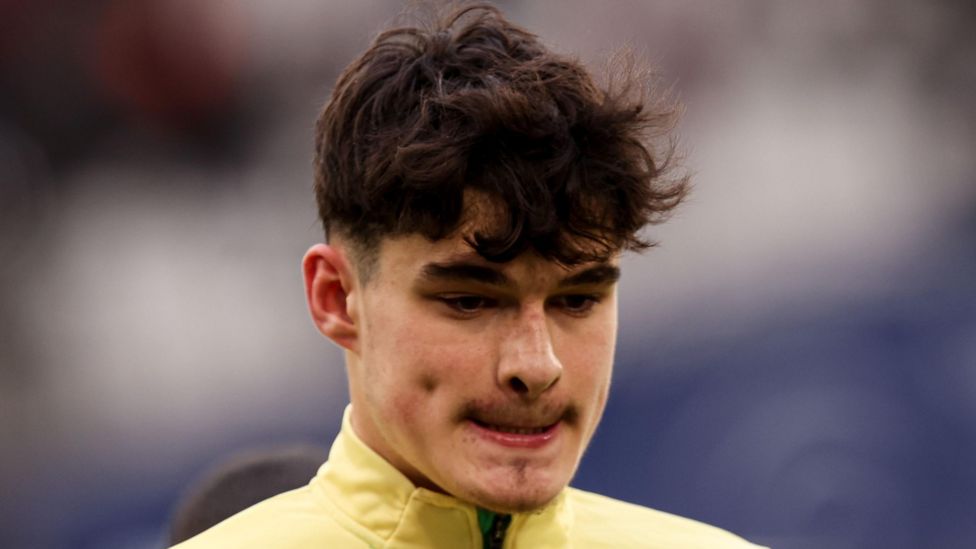 Jamie Knight-Lebel: Crewe sign Bristol City defender on loan - BBC Sport