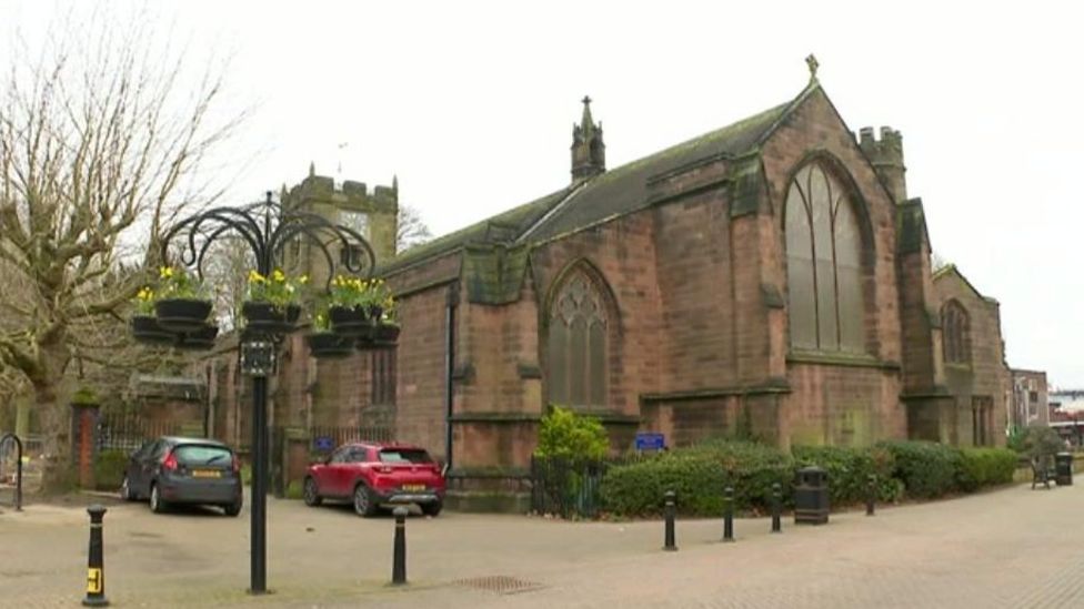 Bishop defends Bedworth listed church's solar panel plans - BBC News