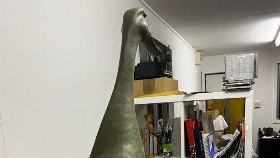 Long Boi: First look at sculpture of University of York duck - BBC News