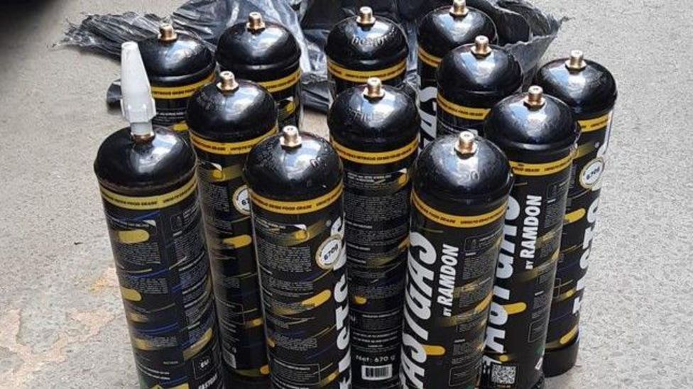 Slough bin crews find dozens of hazardous gas canisters - BBC News