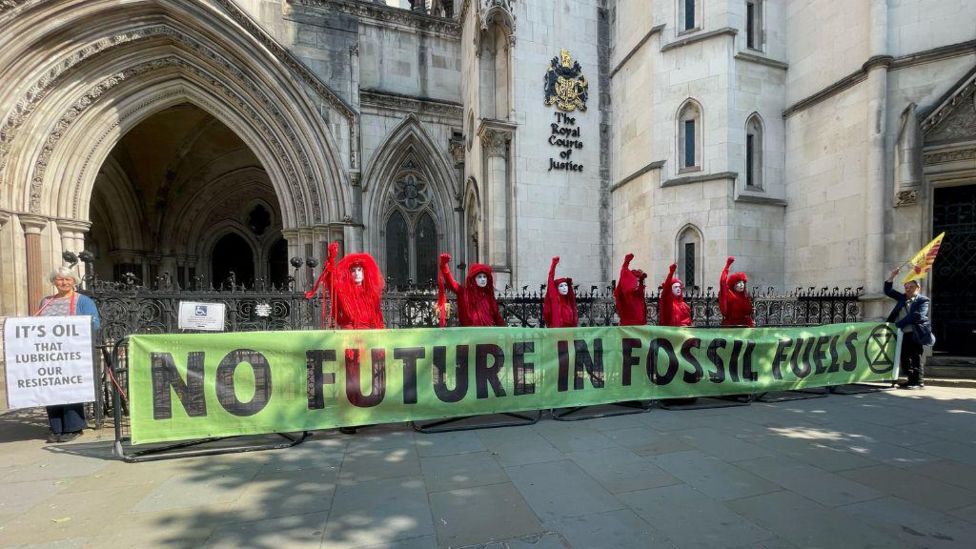 Dunsfold: Decision on gas drilling was inconsistent, court told - BBC News