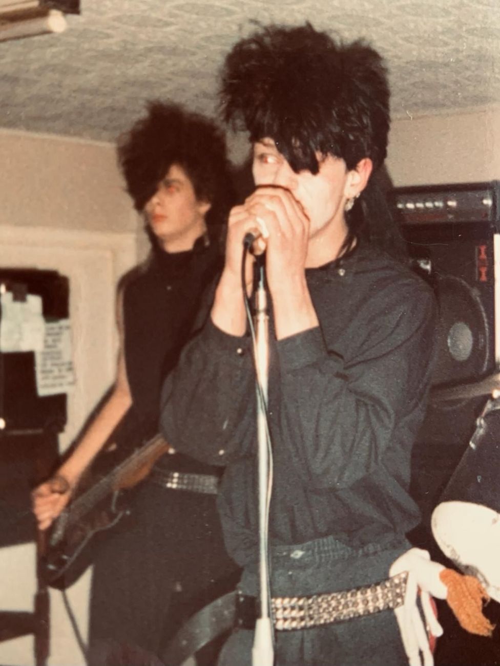 Kim Avis: The Suffolk punk who became an international fugitive - BBC News