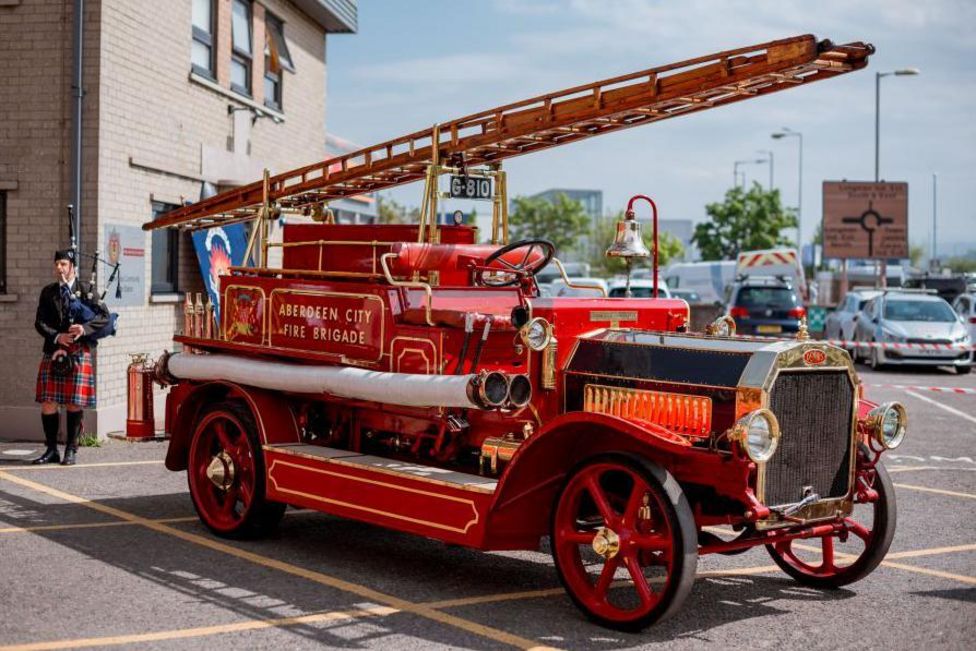 Memorial for firefighter Roderick MacLeod Lewis who died in blaze 43 ...