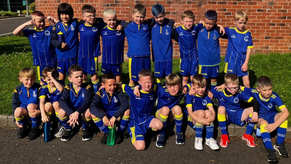 Foyle Cup: Parade kicks off youth football tournament - BBC News