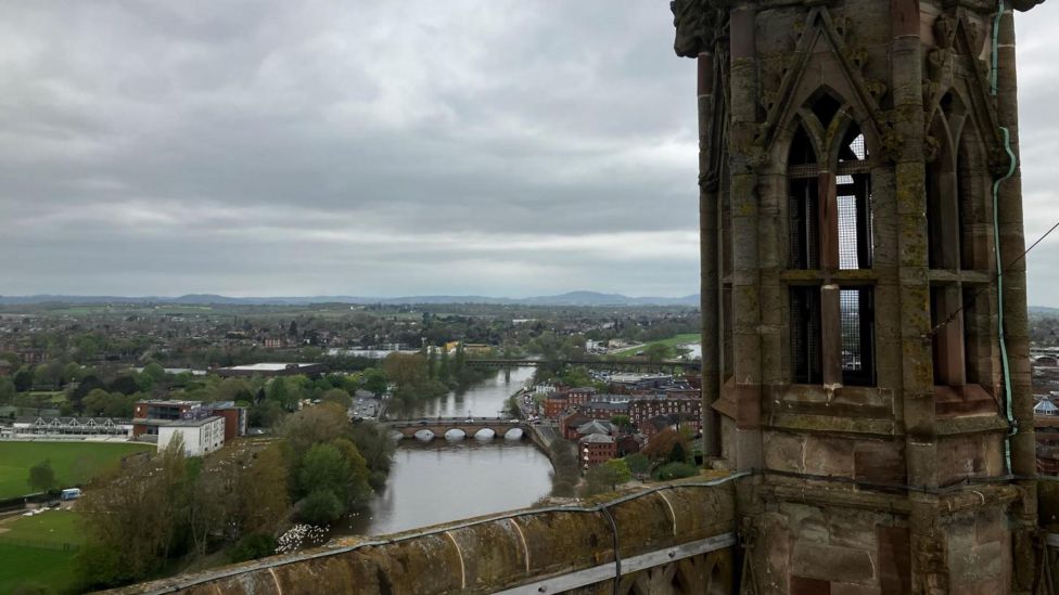Worcester Cathedral clock tower reopens after work and pandemic - BBC News