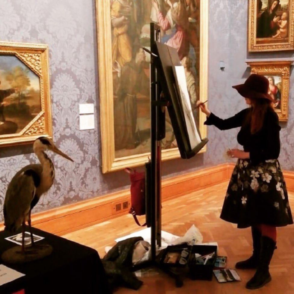 Pum munud gyda'r artist Nichola Harding Hope - BBC Cymru Fyw