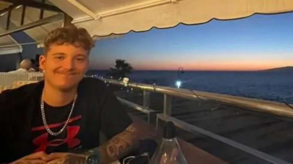 Safety measures set for road where Harry Chapman, 20, killed - BBC News