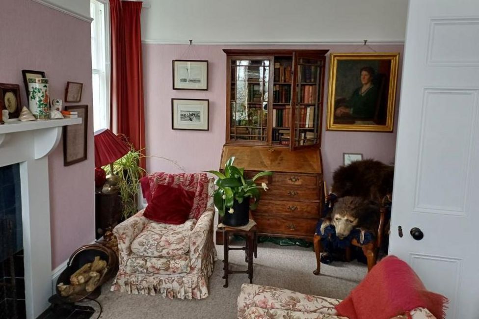 Life in first Labour PM's home in Lossiemouth in Moray - BBC News