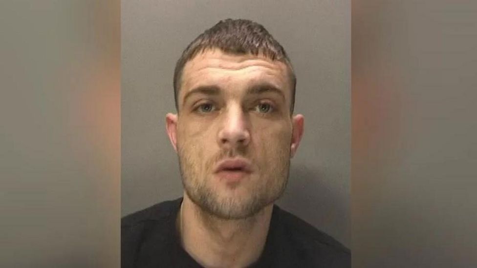 Ten arrested over 2018 Coventry double murder - BBC News