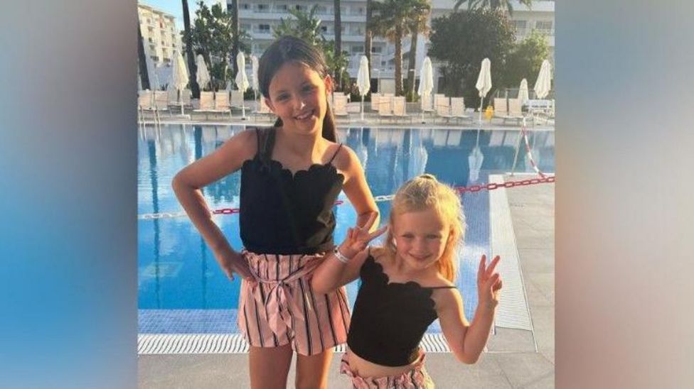Barnsley A61 crash: Parents were amazing mum and dad say family - BBC News