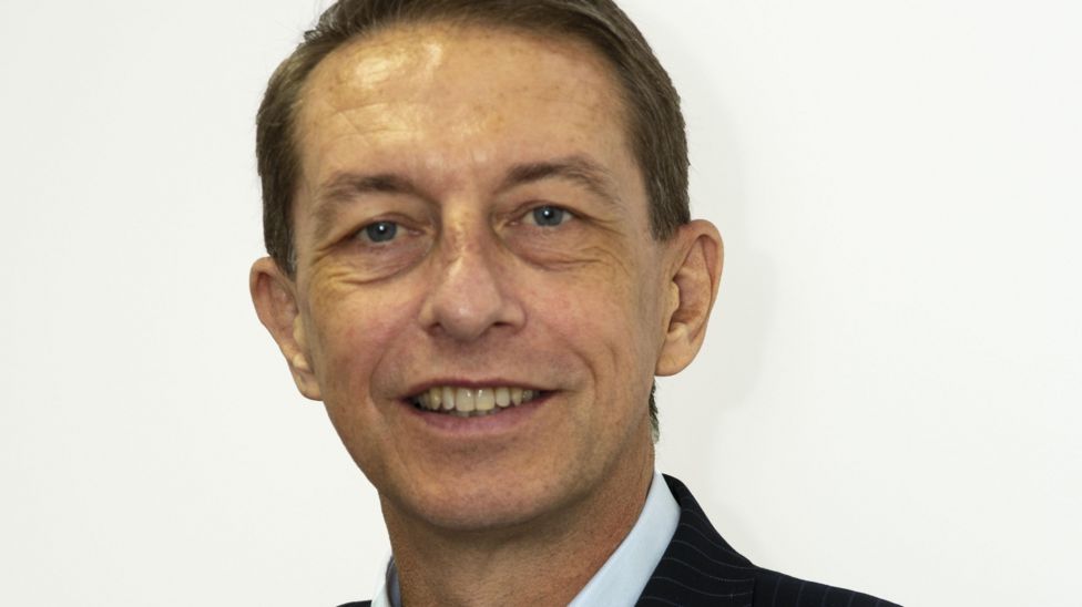 Chief executive leaves NHS trust in Worcestershire - BBC News