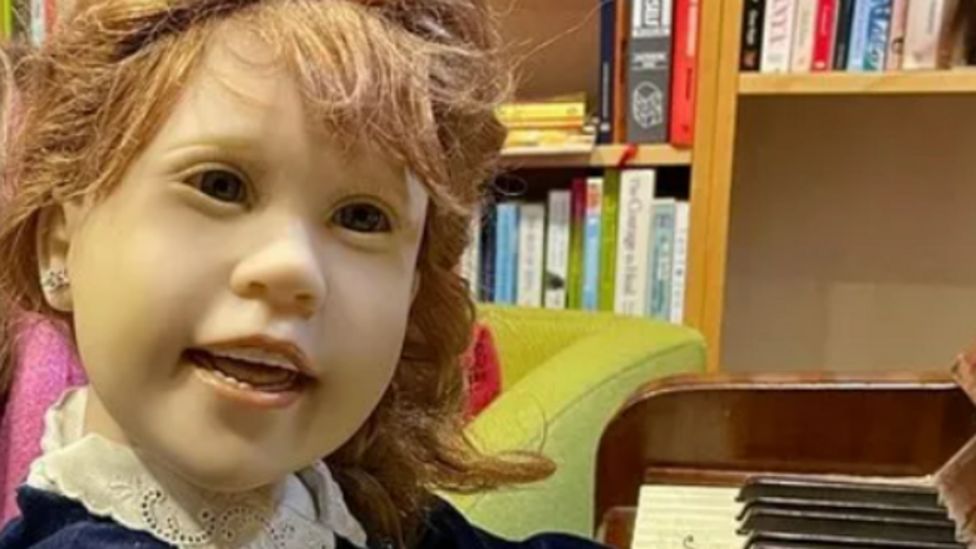 I tried to secretly dump mum's creepy doll - then it went viral - BBC News