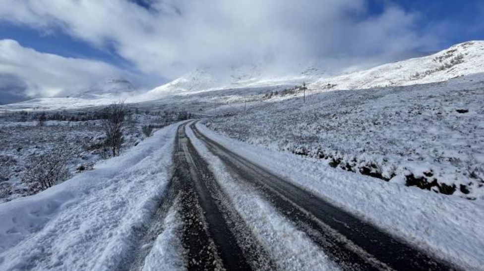 In pictures: Snowy Scotland - BBC News