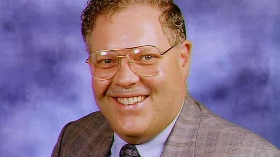 Tributes to former Luton MP Sir Graham Bright - BBC News