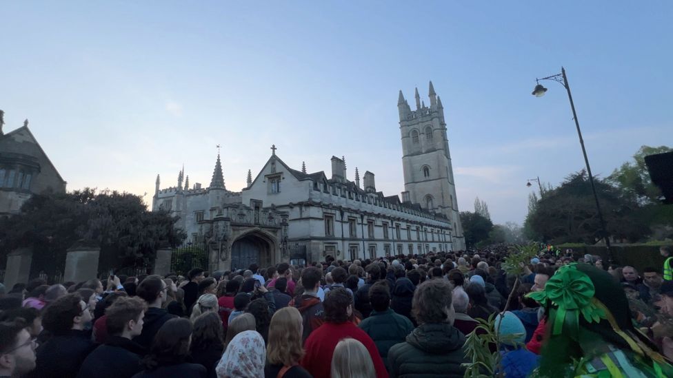 Oxford: Thousands rise early for May Morning celebrations - BBC News