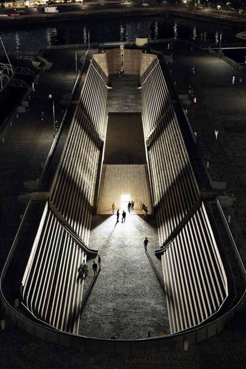 Liverpool: Plans for £15m docks transformation approved - BBC News