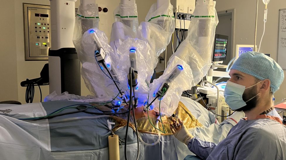 Staffordshire robotic surgery 'has been a real life changer' - BBC News