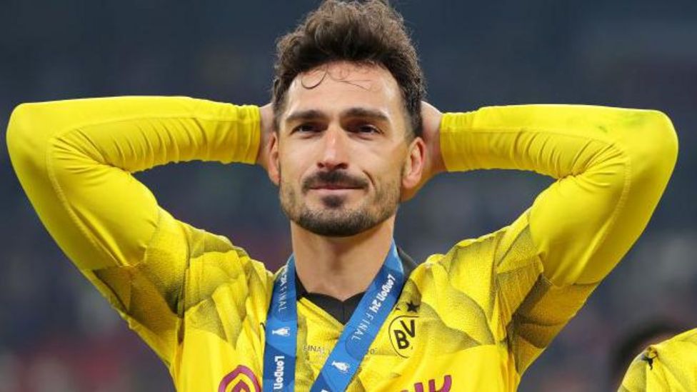 Borussia Dortmund: Mats Hummels leaves, Nuri Sahin is new manager - BBC ...