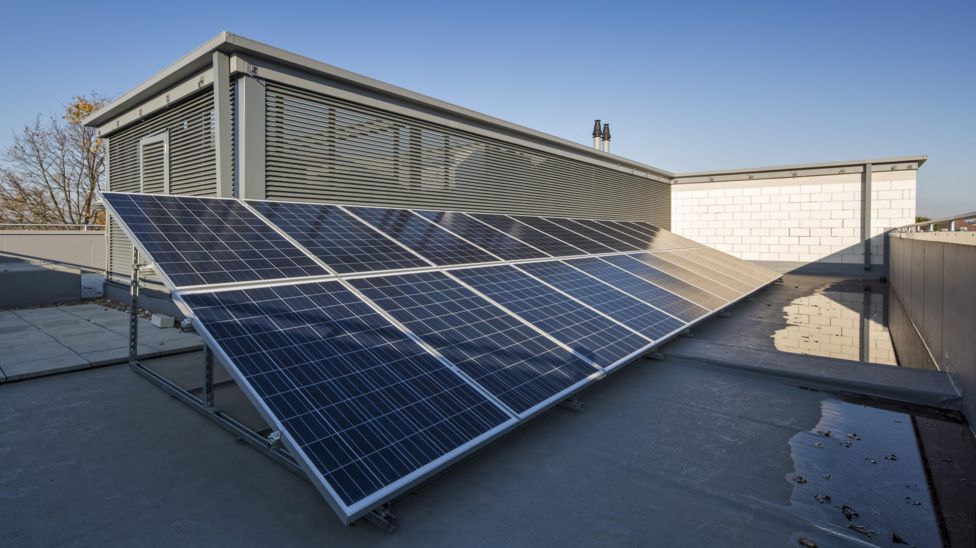 Questions raised over Crawley solar panel scheme - BBC News