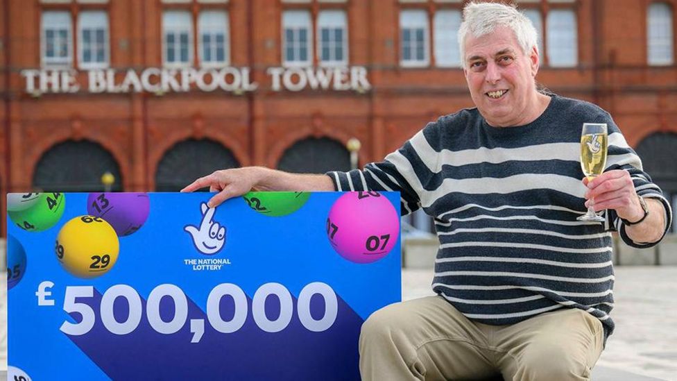 Lottery winner celebrates £500k win with Blackpool holiday - BBC News