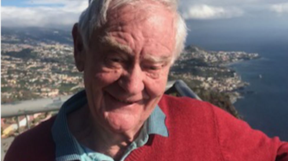 David Scott: Funeral held for 'the journalist's journalist' - BBC News