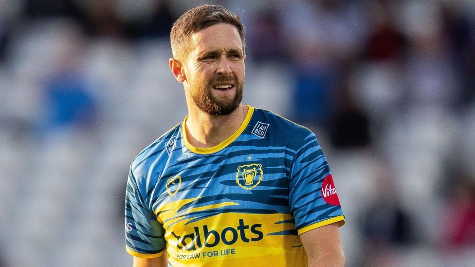 Chris Woakes back in action for Birmingham Bears - BBC Sport