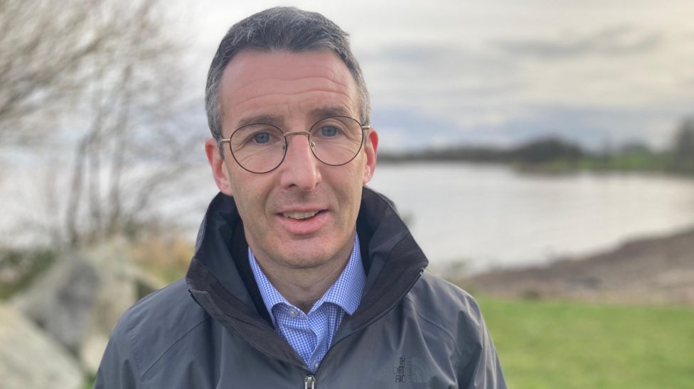 Lough Neagh: Environmental fixes need 'significant investment' - BBC News