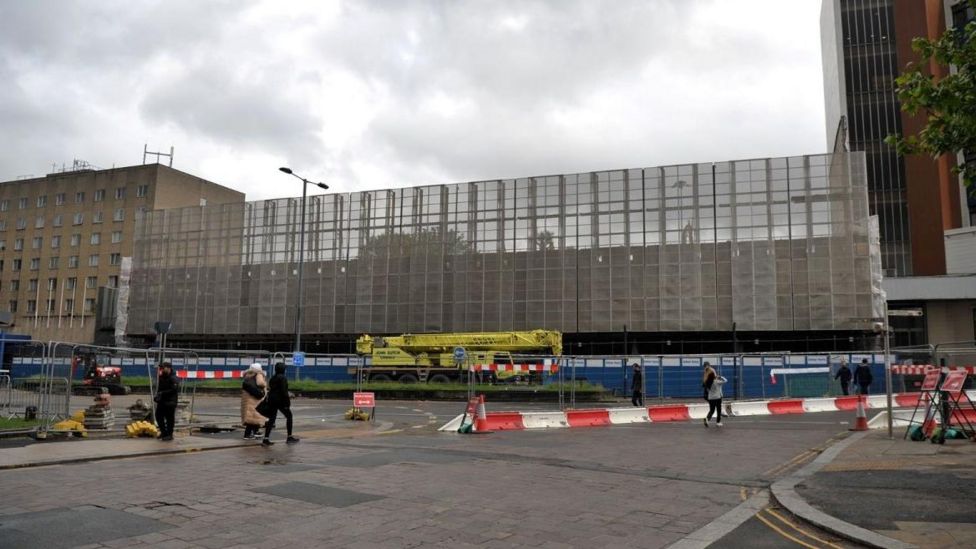 Bradford Hall Ings NCP car park demolition moves to next stage - BBC News