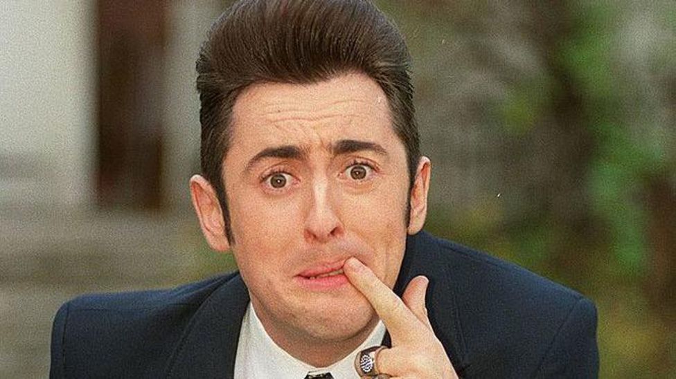 Alan Cumming: I feel like Bond villain in US Traitors - BBC News