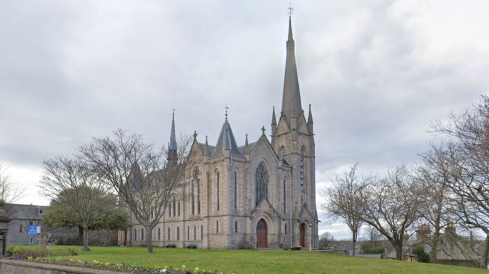 Twenty-six churches across Highlands and Moray could shut - BBC News