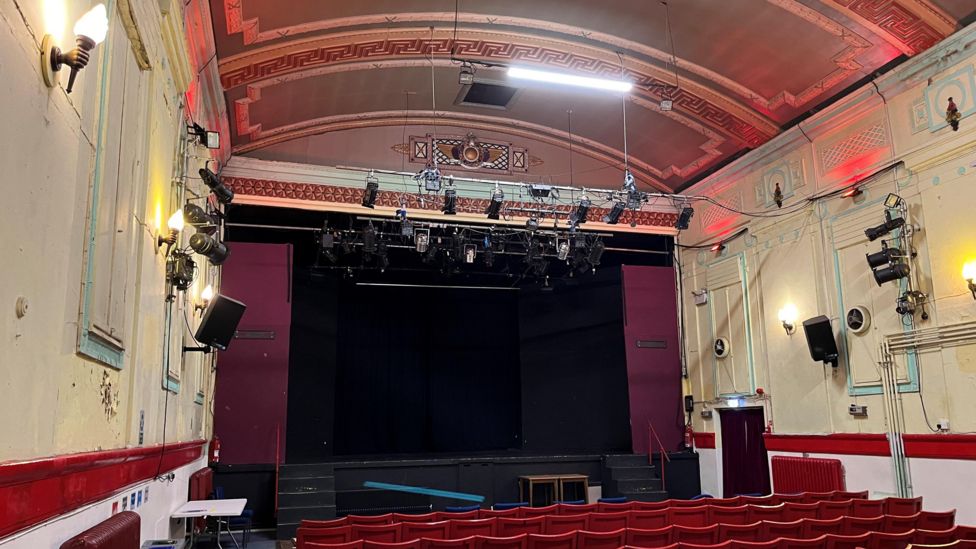 Foo Fighters directors transform Caerphilly workmen's hall - BBC News