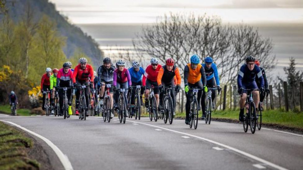Etape Loch Ness in pictures - BBC News