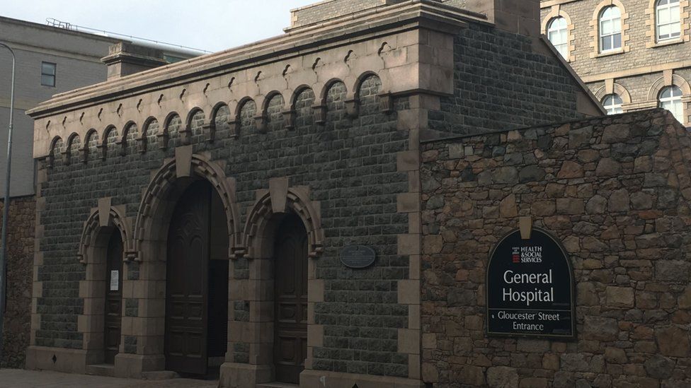 Jersey nurses vote to accept pay increase - BBC News