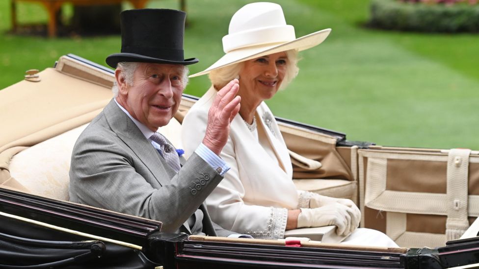 In pictures: Millinery masterpieces at Royal Ascot Ladies Day - BBC News