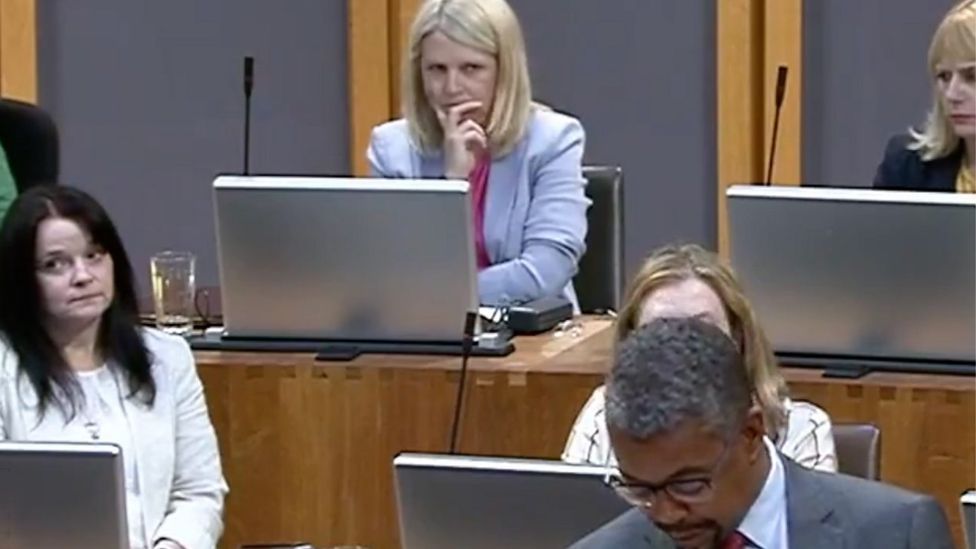 Cyfnod Vaughan Gething fel Prif Weinidog mewn lluniau - BBC Cymru Fyw