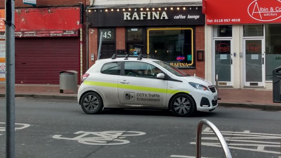 Reading CCTV car hits motorists with thousands of fines - BBC News