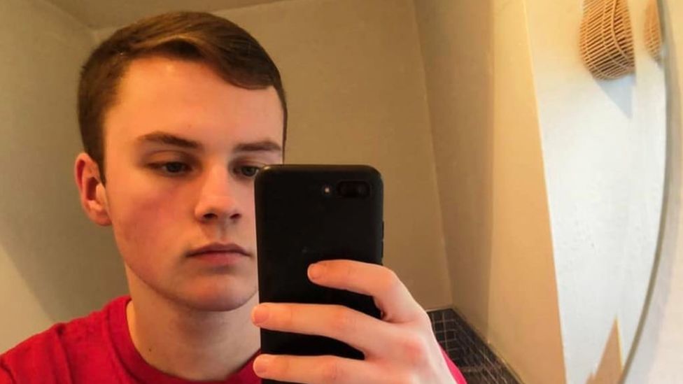 Snapchat groomer: Paedophile ex-PC Lewis Edwards loses life sentence ...