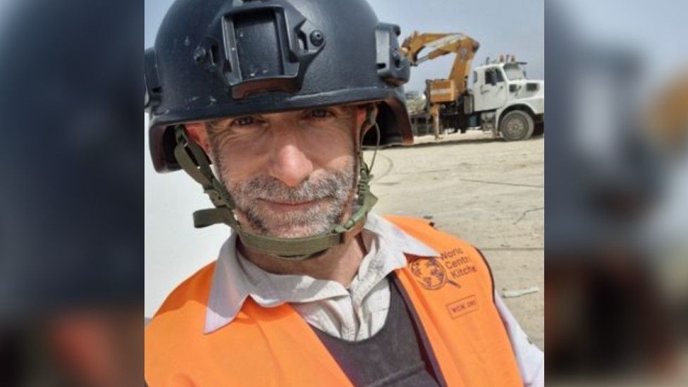 Funeral held in Bristol for James Kirby, who was killed in Gaza - BBC News