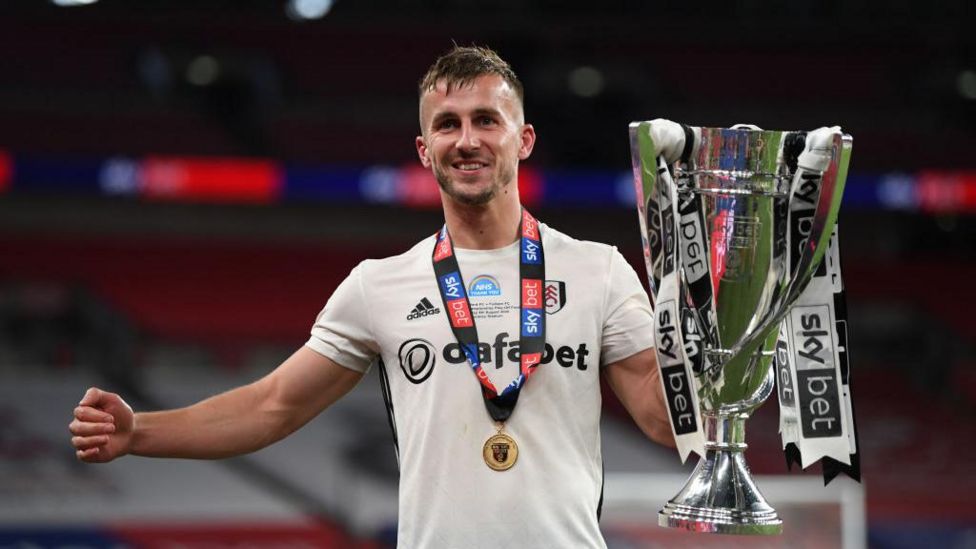 Bryan to leave Fulham - BBC Sport