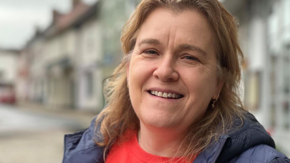 Dan Poulter MP: Suffolk voters react to his defection - BBC News