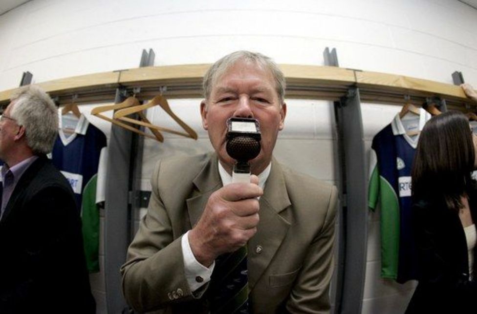 Mícheál Ó Muircheartaigh: Best lines from a broadcasting legend - BBC News