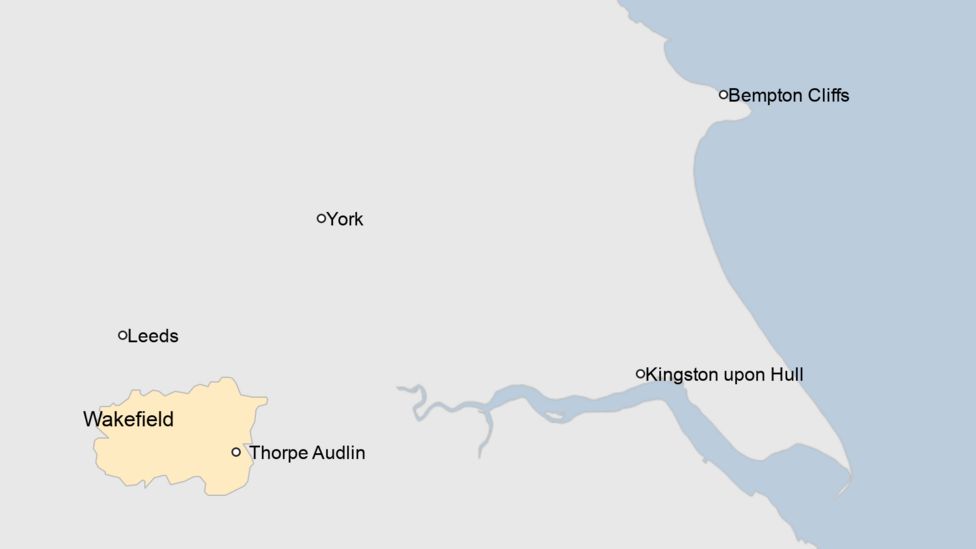 Wakefield: Lost puffin found wandering streets of Thorpe Audlin - BBC News