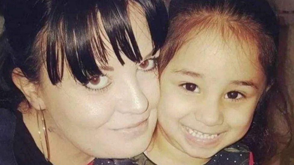 Rowley Regis school to arrange funeral of stabbed girl Shay Kang - BBC News