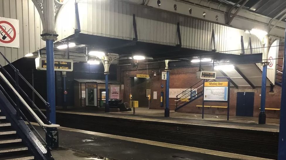 Whitley Bay Metro station canopy to be restored for £5.3m - BBC News
